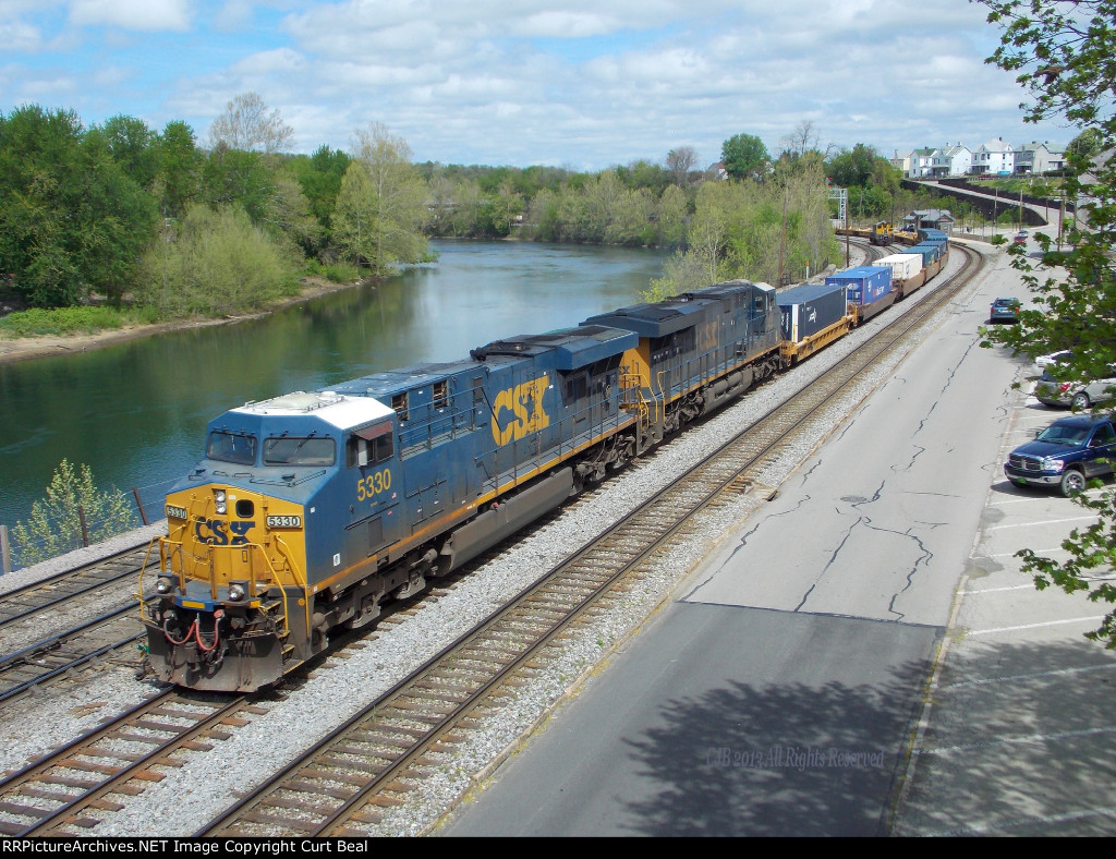 CSX 5330 and 986